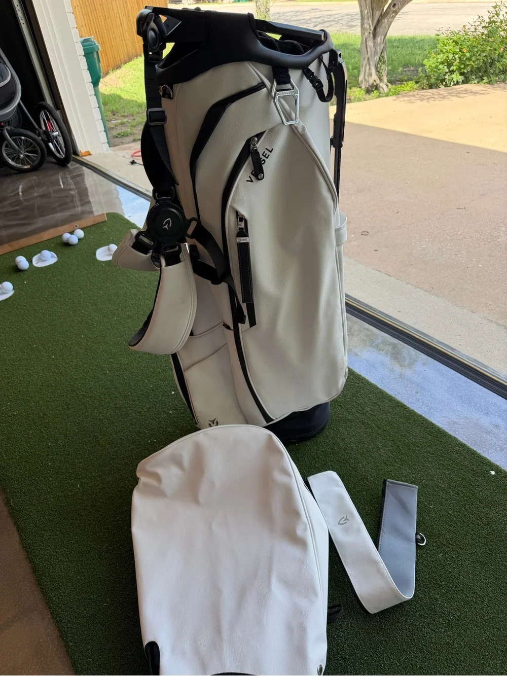 Vessel | Other | Vessel Player V Pro Stand Bag White 4way Rain Hood 225 ...